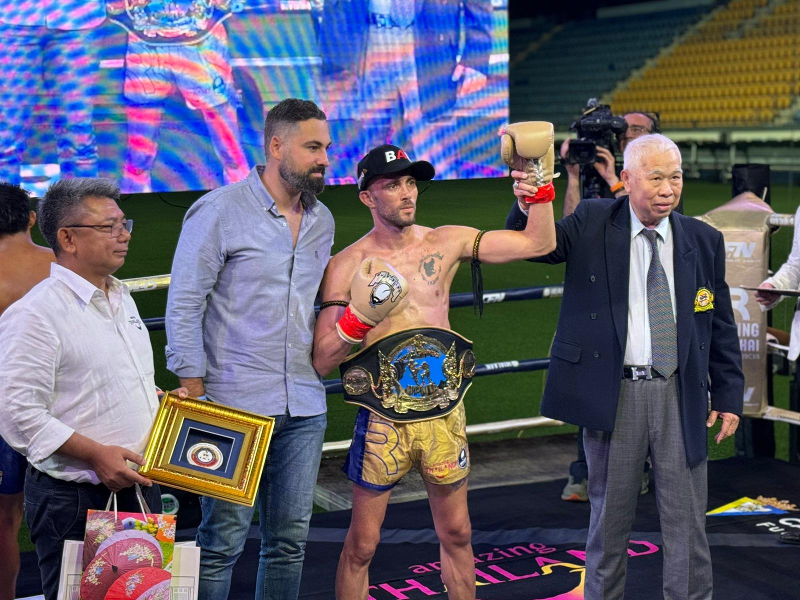 Carlos Coello gana en Cádiz su quinto mundial de Muay Thai | Onda Cádiz RTV